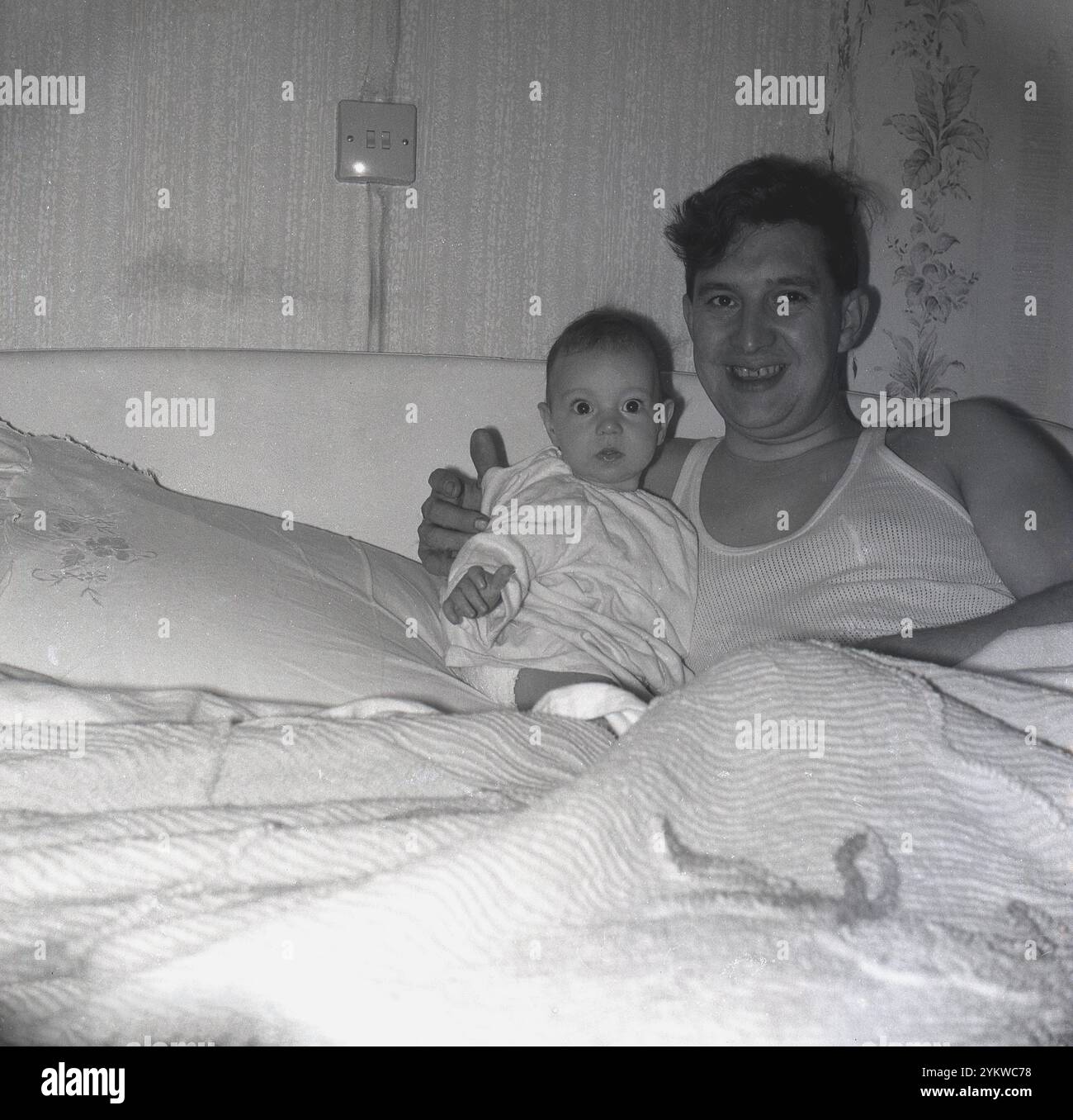 Black string vest hi-res stock photography and images - Alamy