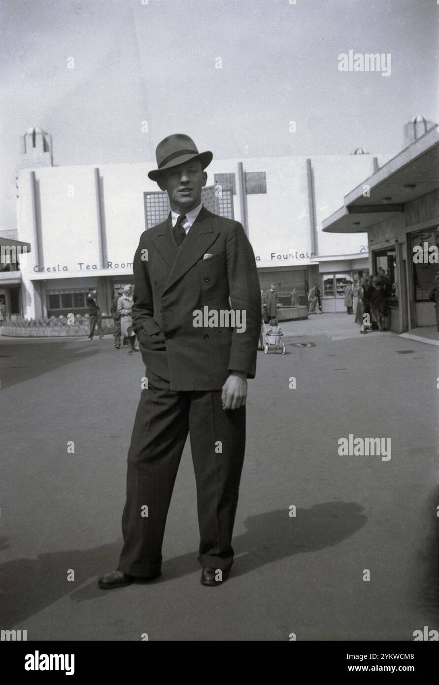 Oresta tea room hi-res stock photography and images - Alamy