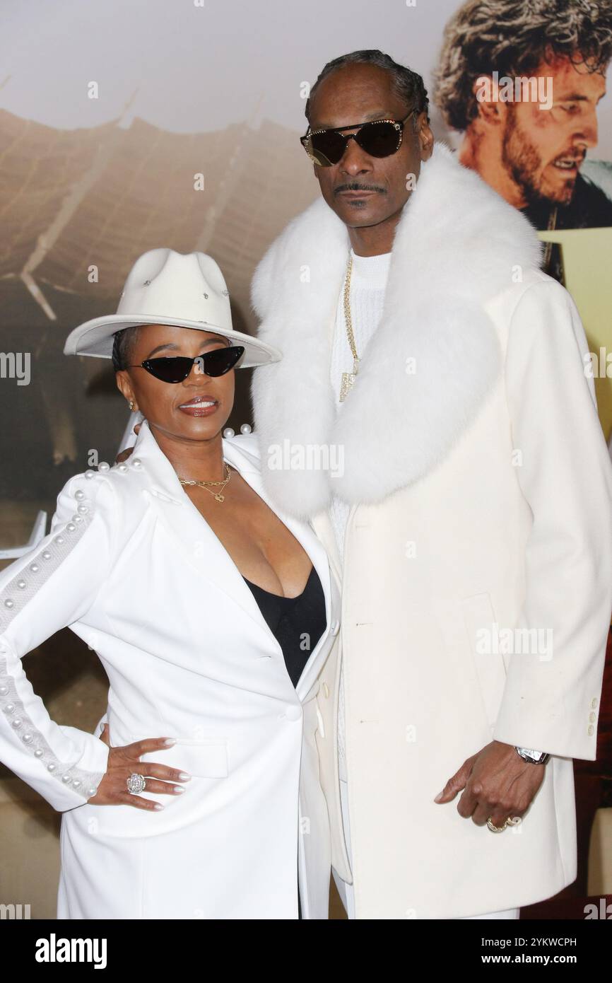 Los Angeles, USA. 18th Nov, 2024. Shante Broadus, Snoop Dogg at ...