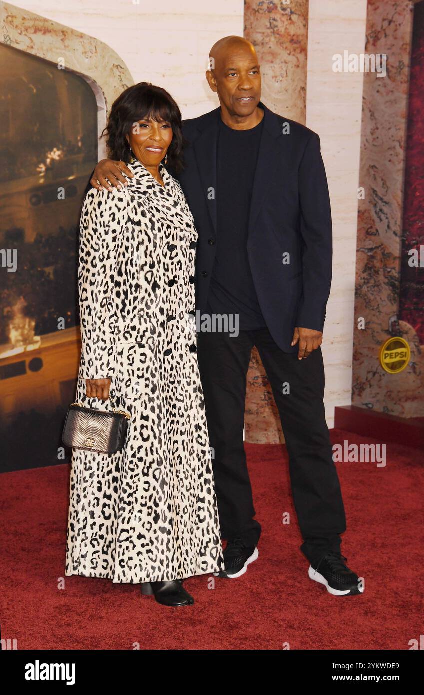 HOLLYWOOD, CALIFORNIA - NOVEMBER 18: (L-R) Pauletta Washington and ...