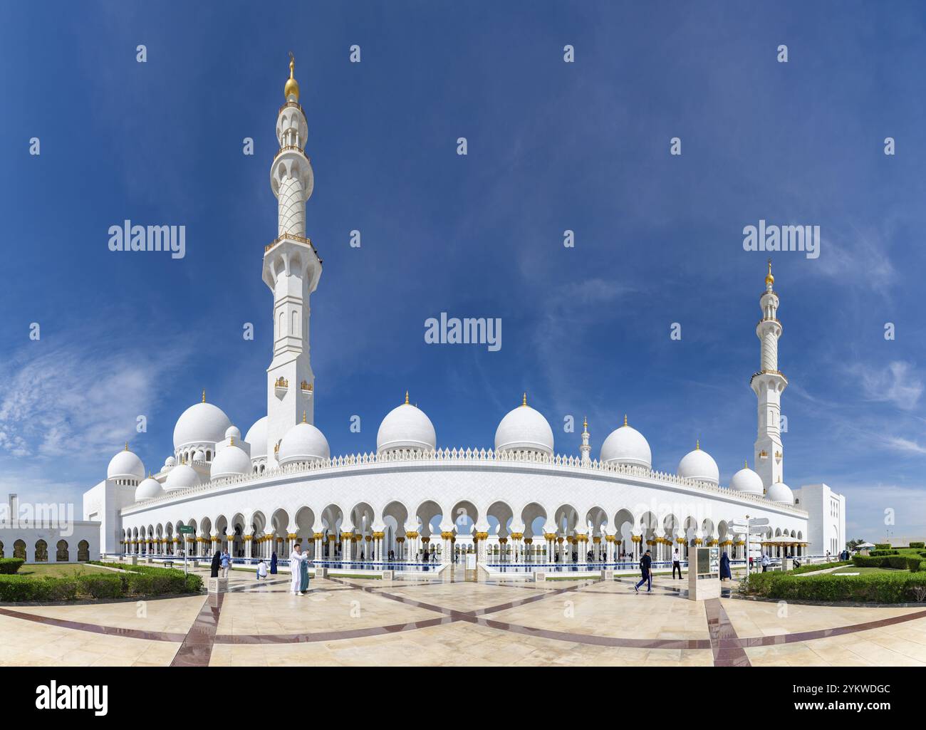 A picture of the Sheikh Zayed Grand Mosque as seen from the outside ...