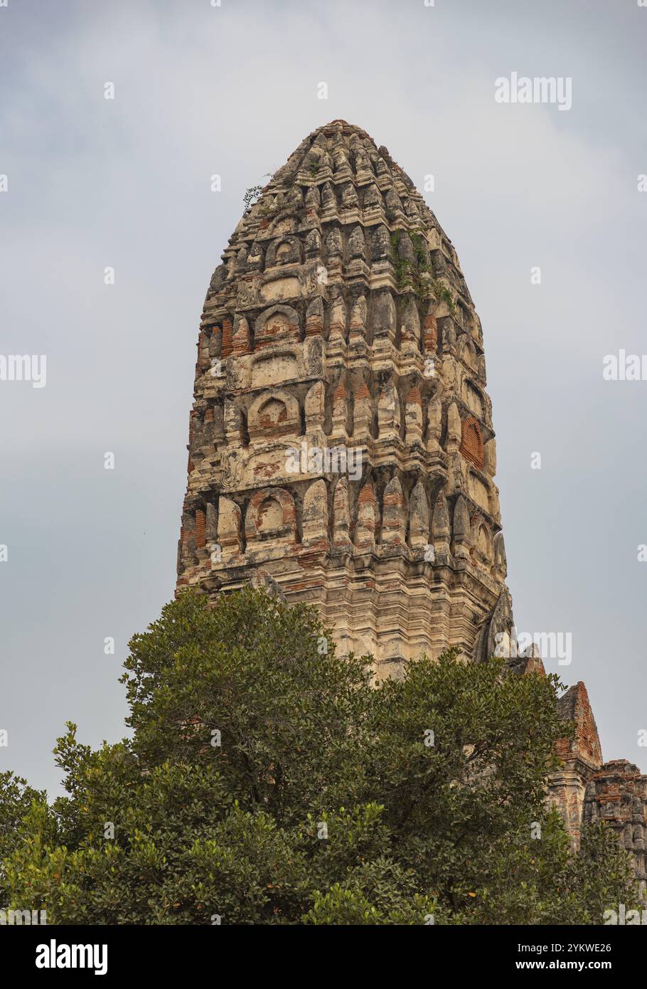 A picture of the central prang of the Wat Chaiwatthanaram Temple Stock ...