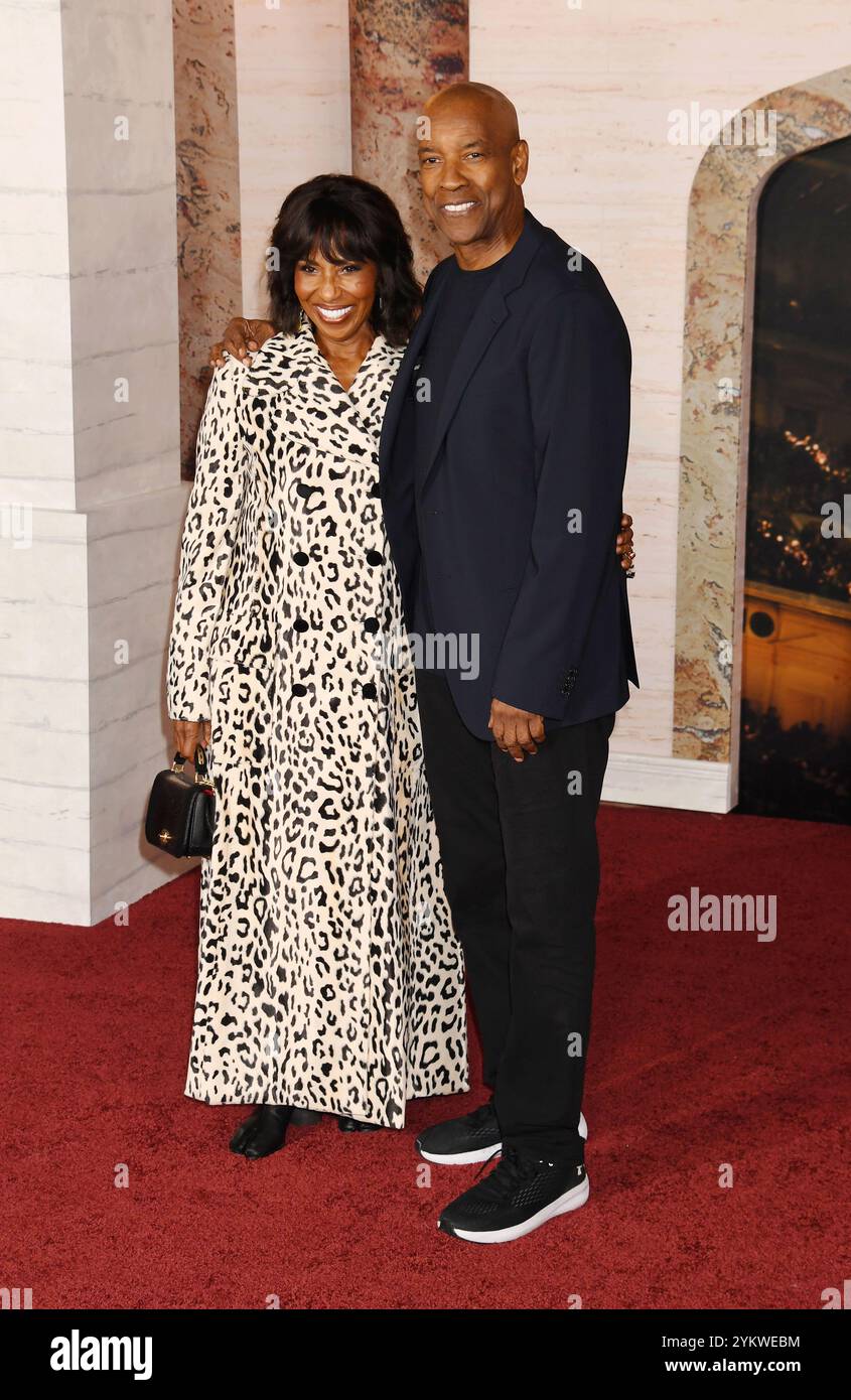 HOLLYWOOD, CALIFORNIA - NOVEMBER 18: (L-R) Pauletta Washington and ...