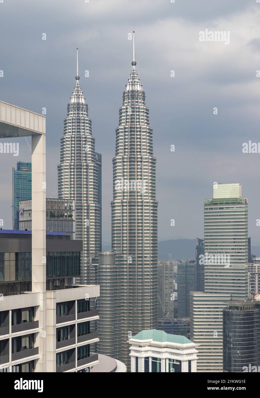 A picture of the Petronas Twin Towers as seen from afar Stock Photo - Alamy