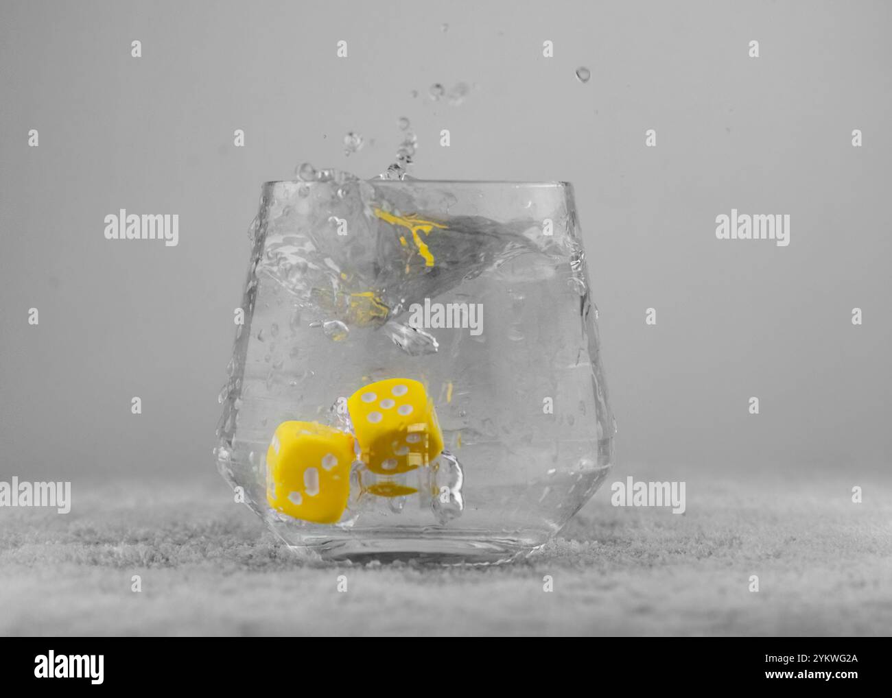 Splash water single color hi-res stock photography and images - Alamy