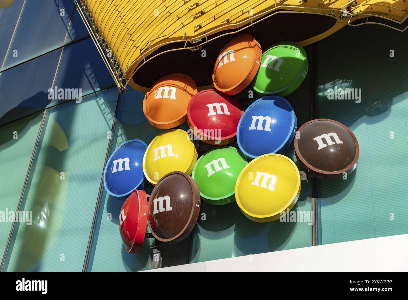 M&m's store shop hi-res stock photography and images - Alamy