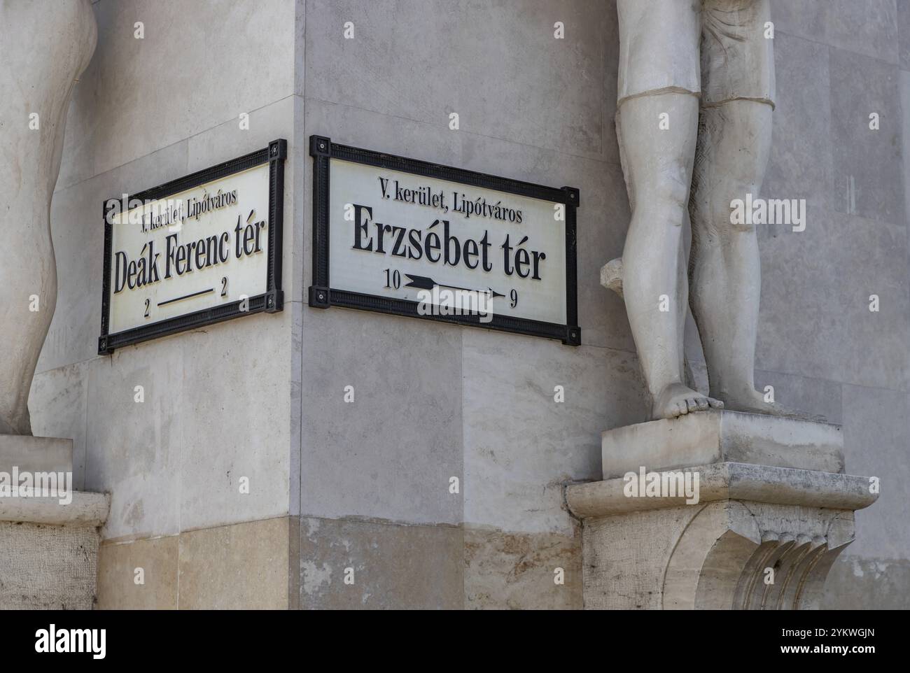 Budapest sign hi-res stock photography and images - Alamy