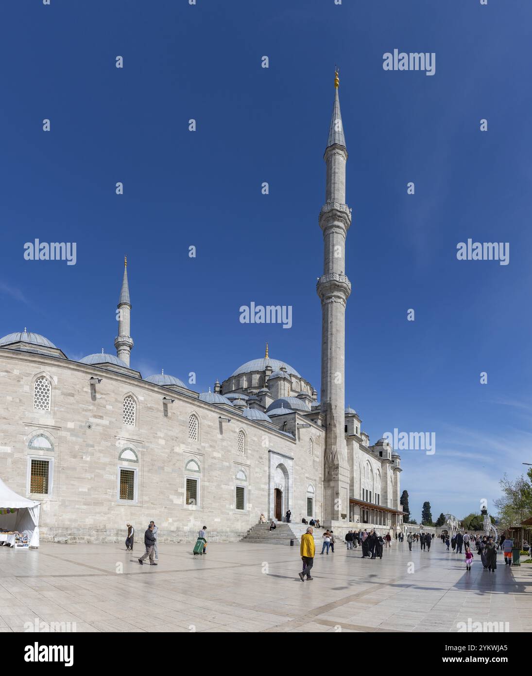 A picture of the Fatih Mosque, in Istanbul Stock Photo - Alamy