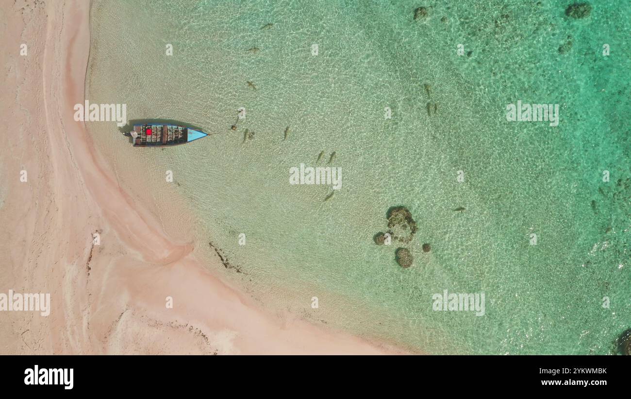 Static ocean view small island hi-res stock photography and images - Alamy