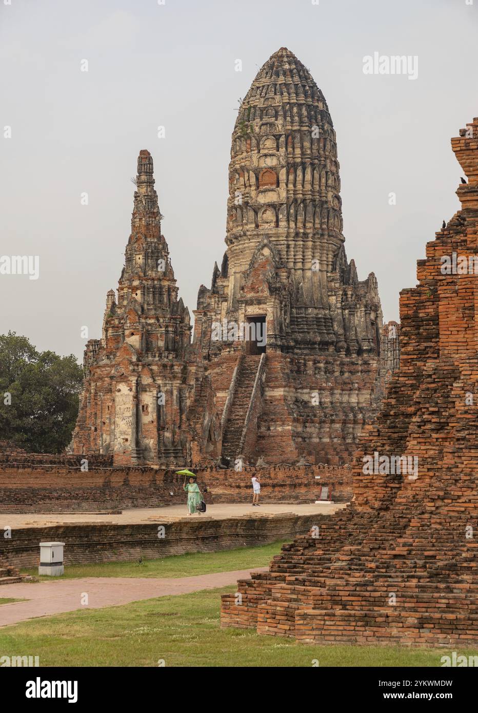 A picture of the central prang of the Wat Chaiwatthanaram Temple Stock ...