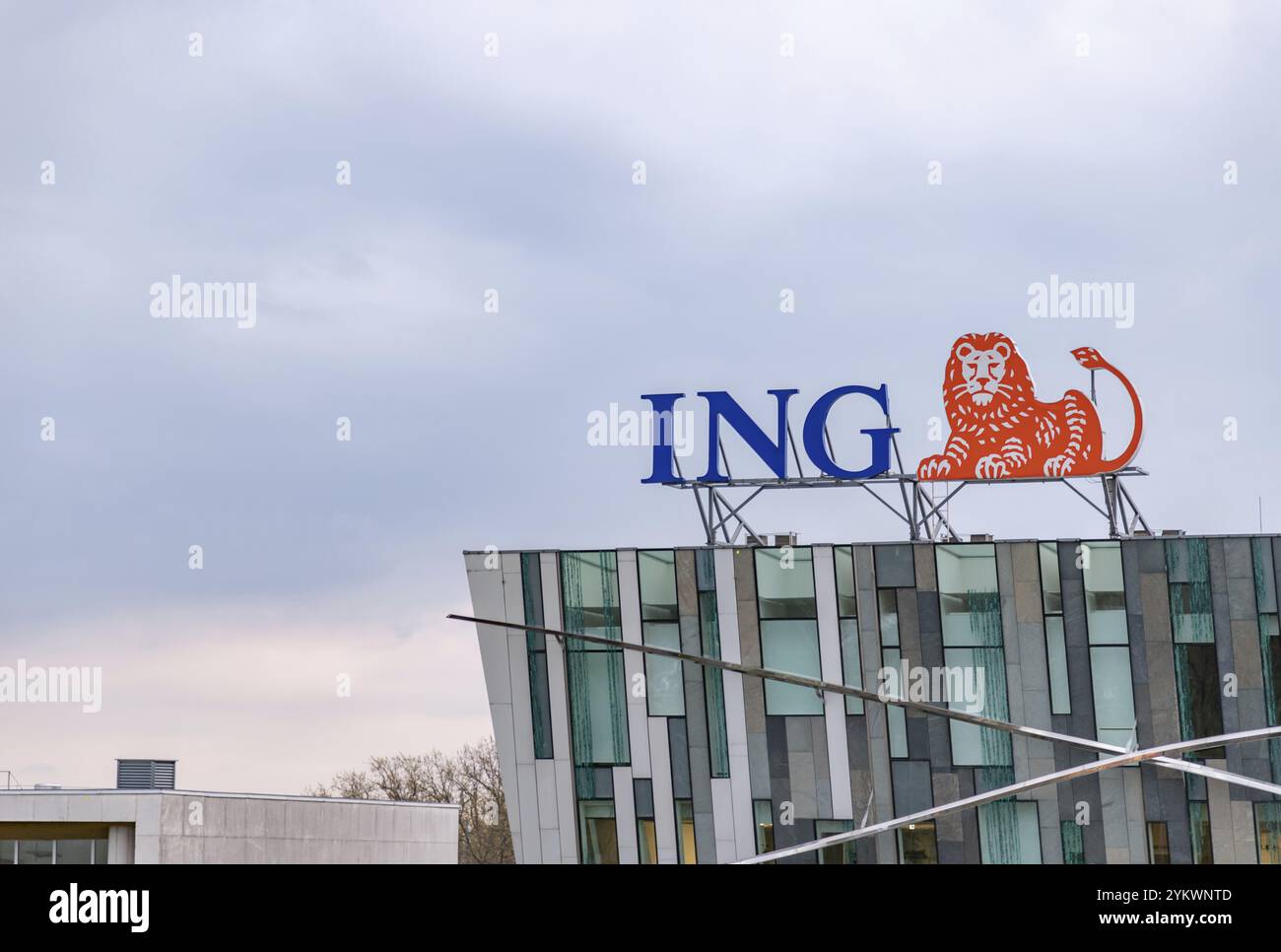 A picture of the ING Bank logo atop an office building Stock Photo - Alamy