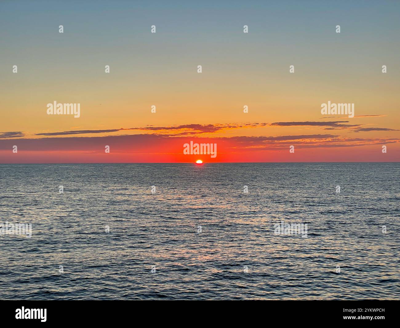 landscape sea sunset horizon on beach Stock Photo - Alamy