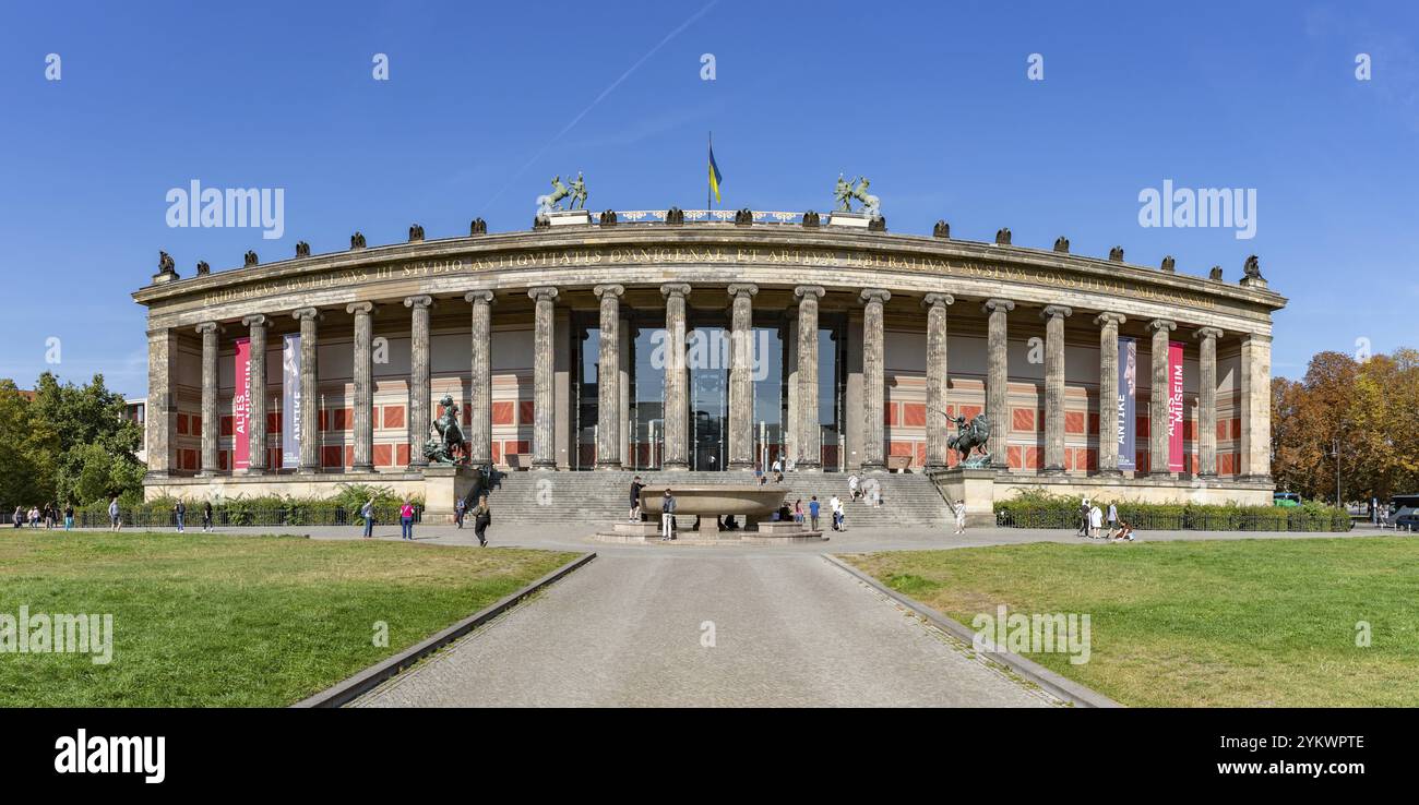 A picture of the Altes Museum Stock Photo - Alamy
