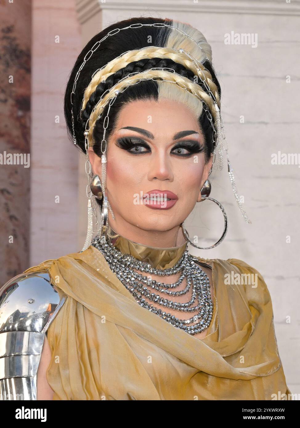 Hollywood, California, USA. 19th Nov, 2024. Manila Luzon. Los Angeles ...