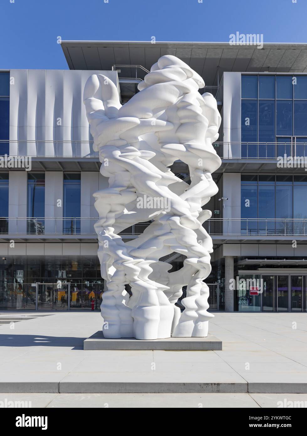 A picture of the Runner sculpture in front of the Istanbul Museum of ...