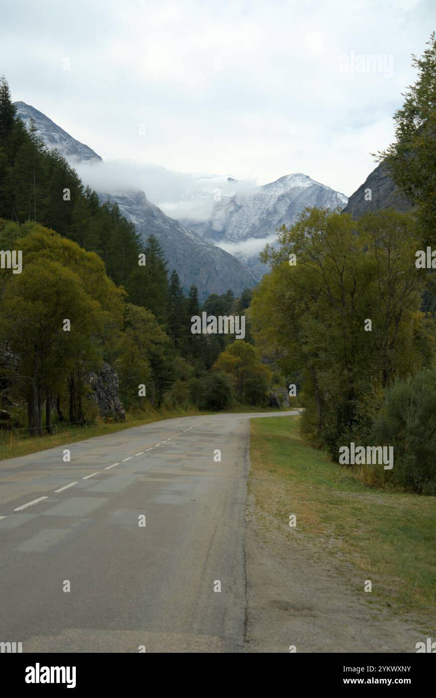 Mountains road under overcast hi-res stock photography and images - Alamy