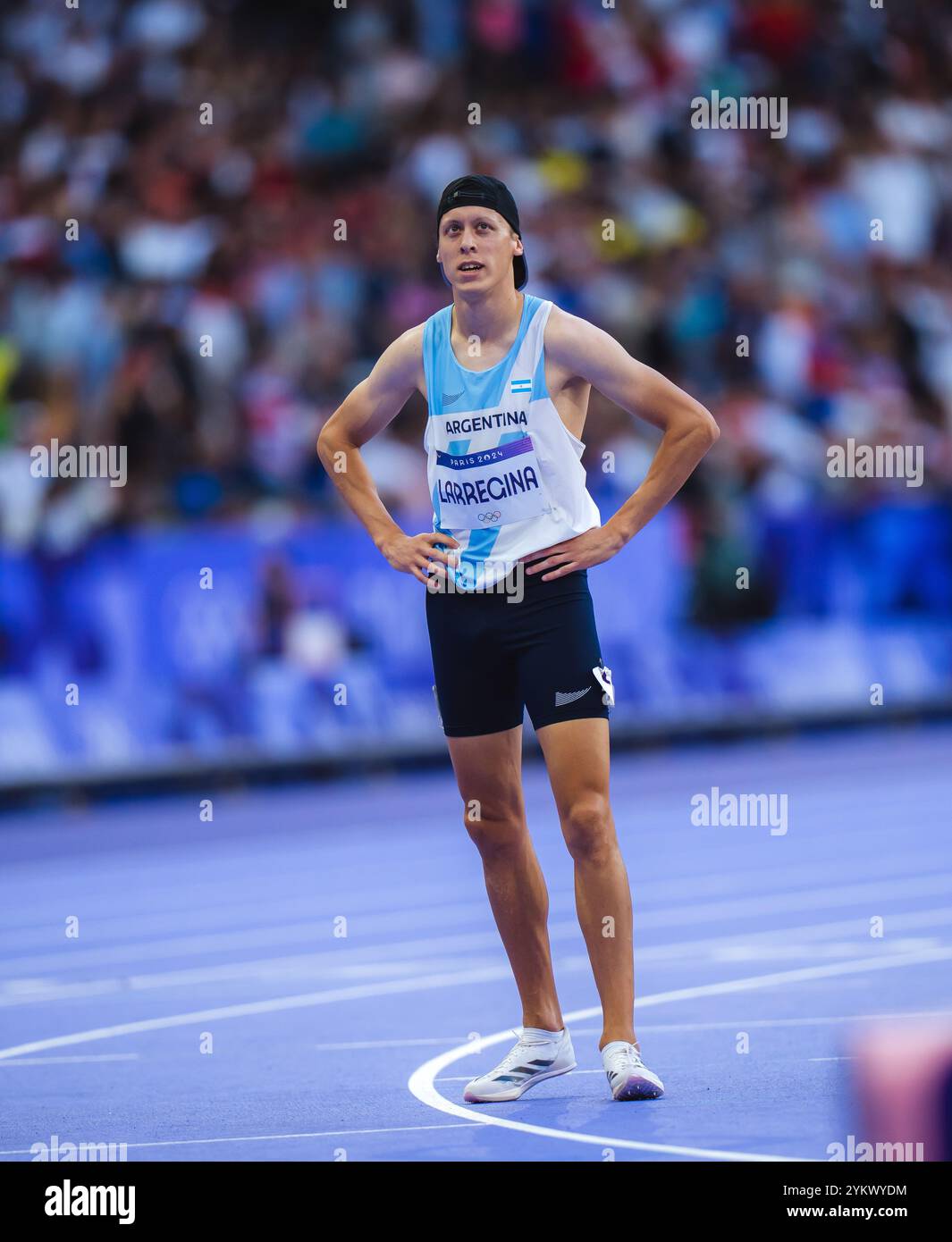Elián Larregina participating in the 400 meters relay at the Paris 2024 ...