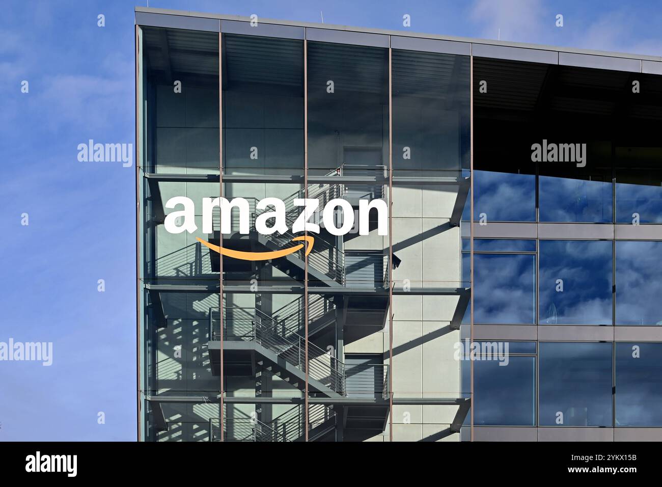 Amazon Deutschland Zentrale in Muenchen Parkstadt Schwabing *** Amazon Germany headquarters in ...