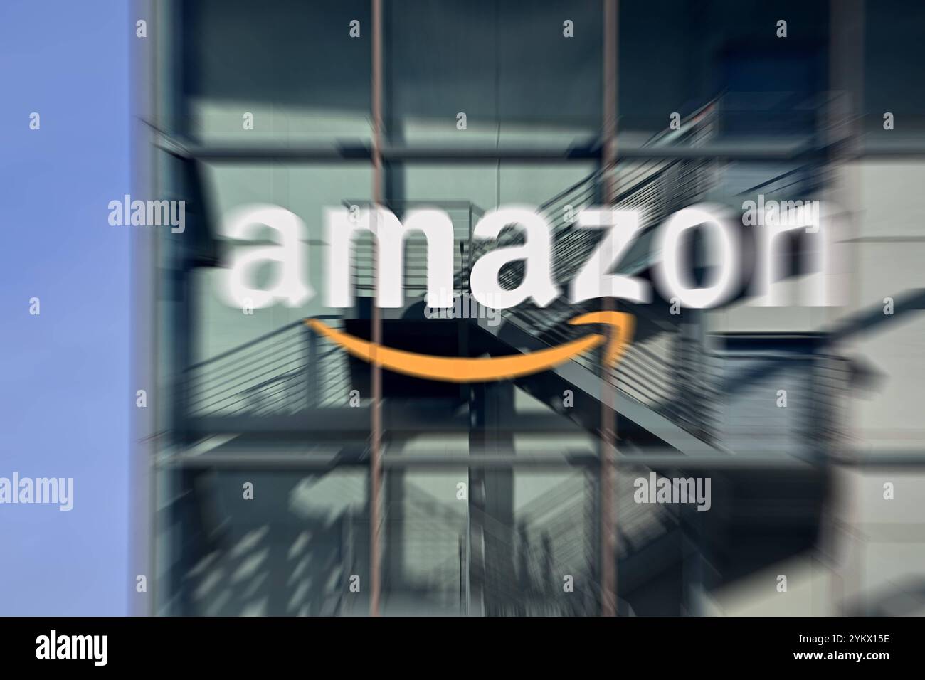 Amazon Deutschland Zentrale in Muenchen Parkstadt Schwabing *** Amazon ...