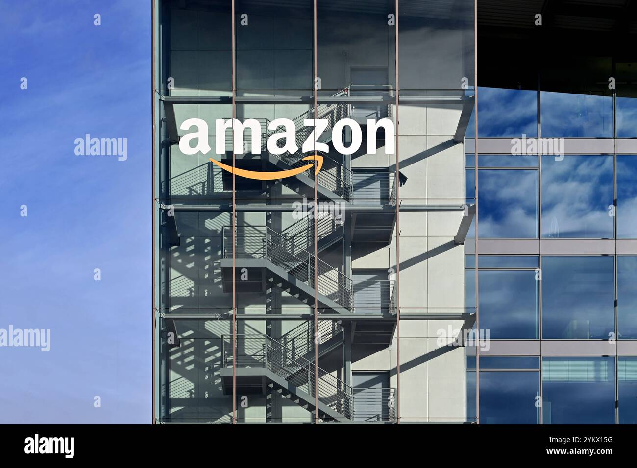 Amazon Deutschland Zentrale in Muenchen Parkstadt Schwabing *** Amazon Germany headquarters in ...