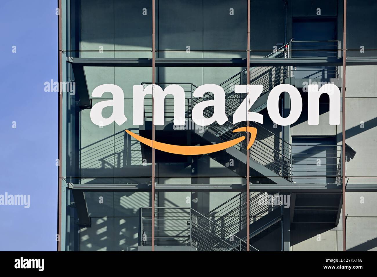 Amazon Deutschland Zentrale in Muenchen Parkstadt Schwabing *** Amazon Germany headquarters in ...