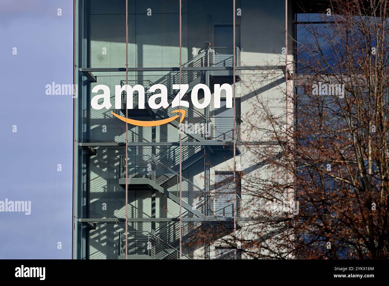 Amazon Deutschland Zentrale in Muenchen Parkstadt Schwabing *** Amazon Germany headquarters in ...