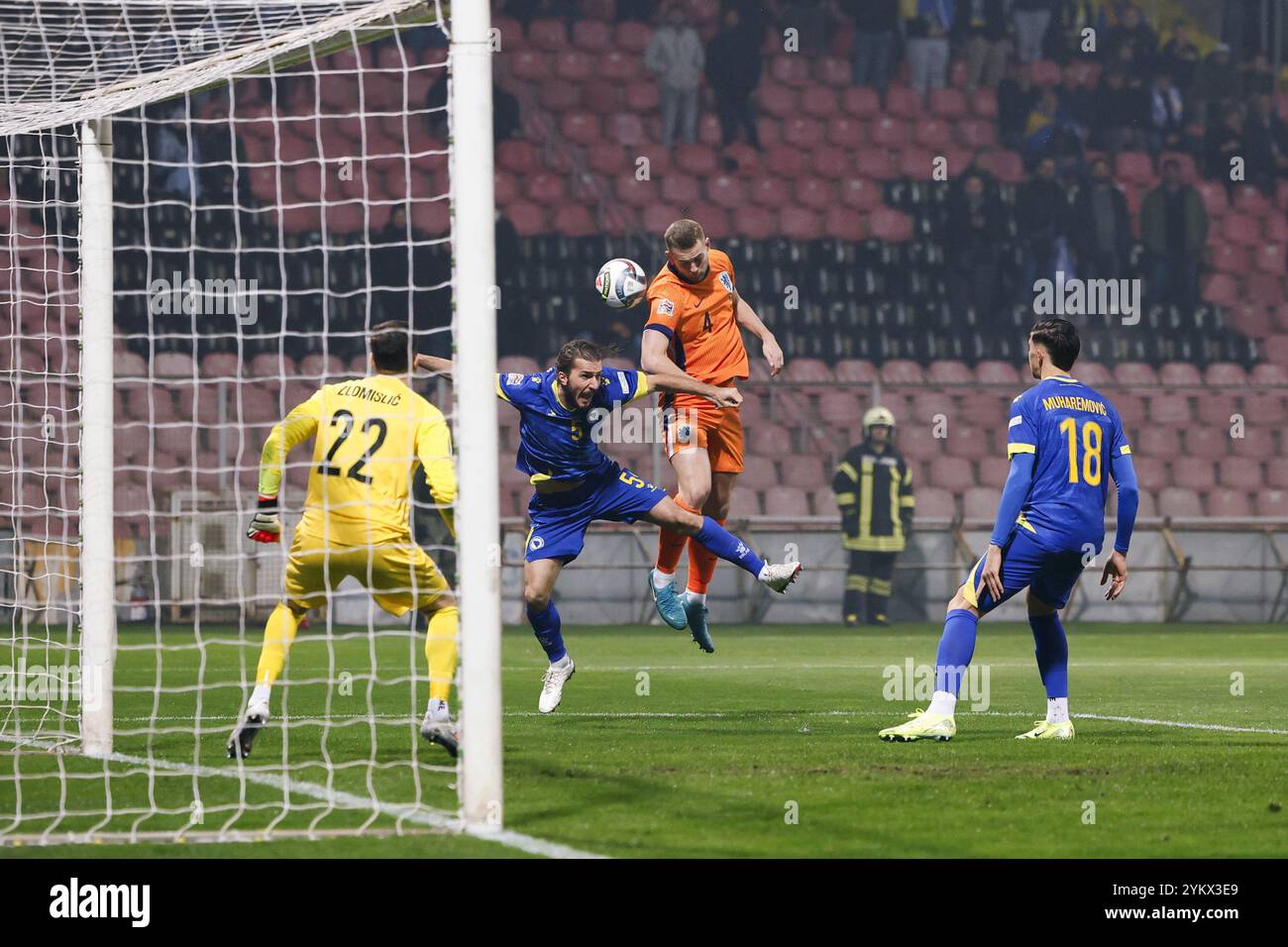 ZENICA - (l-r) Bosnia and Herzegovina goalkeeper Martin Zlomislic, Ivan ...