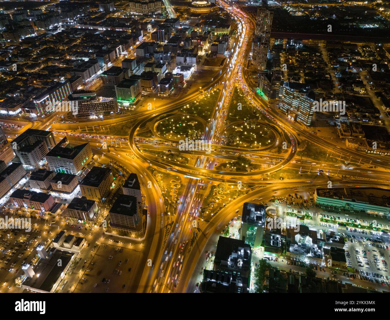 Drone shot flying saudi arabia hi-res stock photography and images - Alamy