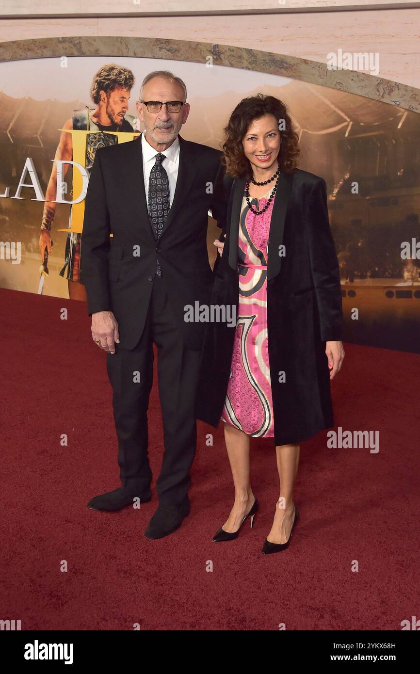 Arthur Max und Alessia Patregnani bei der Premiere des Kinofilms ...
