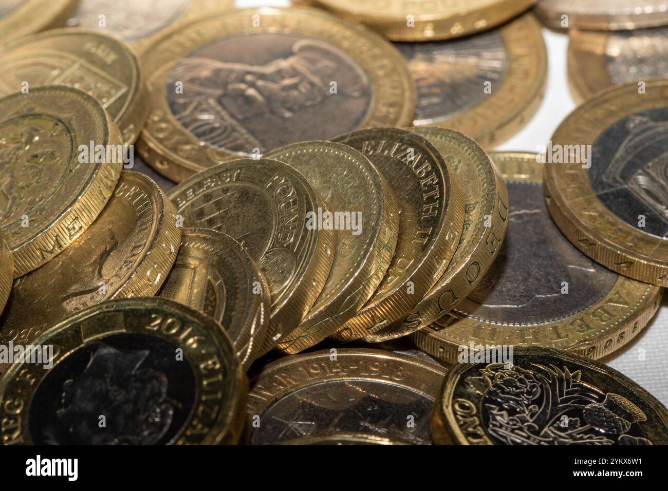 British one pound coins showing hi-res stock photography and images - Alamy