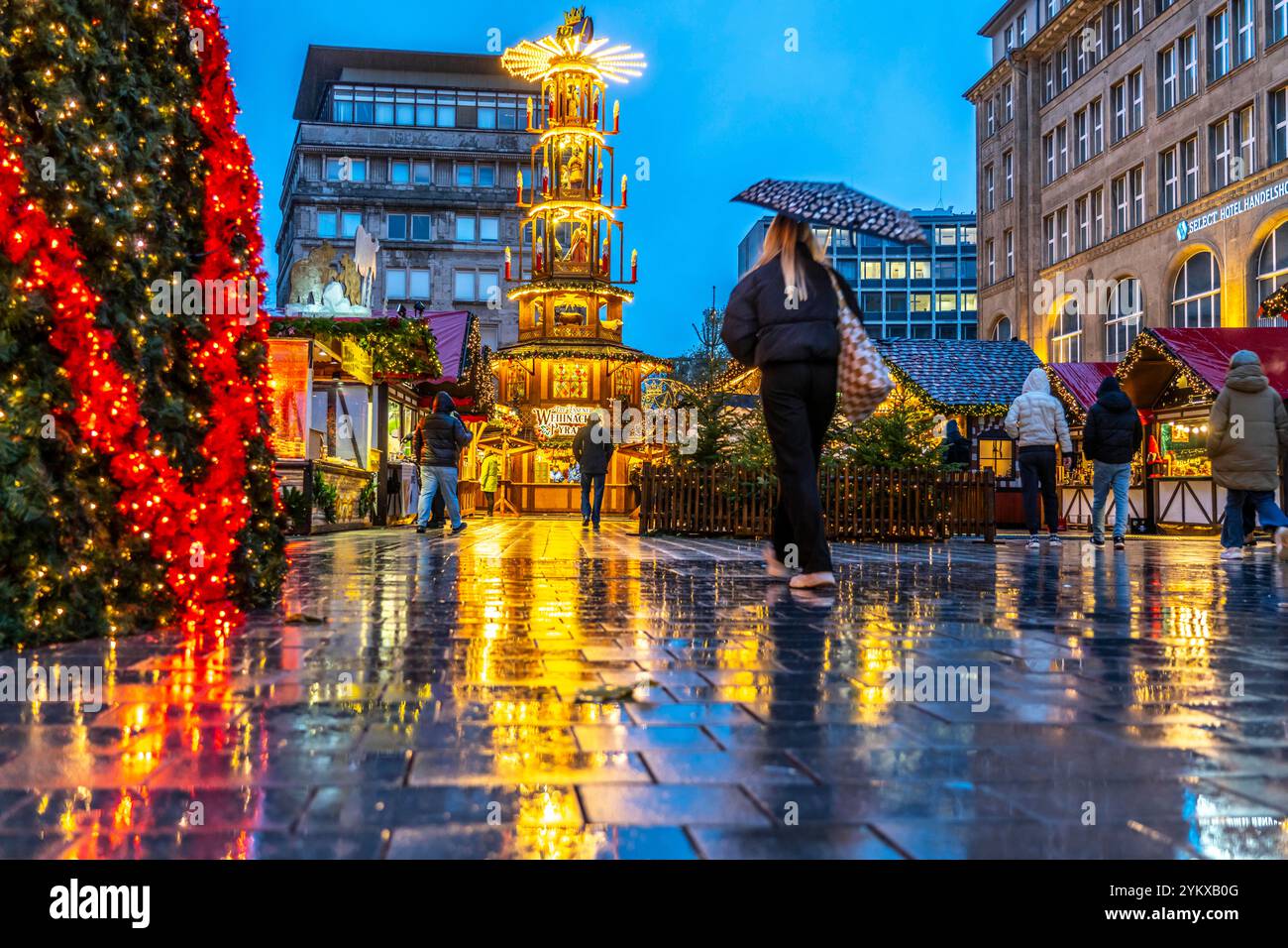 Empty Christmas market, Willy-Brandt-Platz, rainy weather, Essen, NRW ...