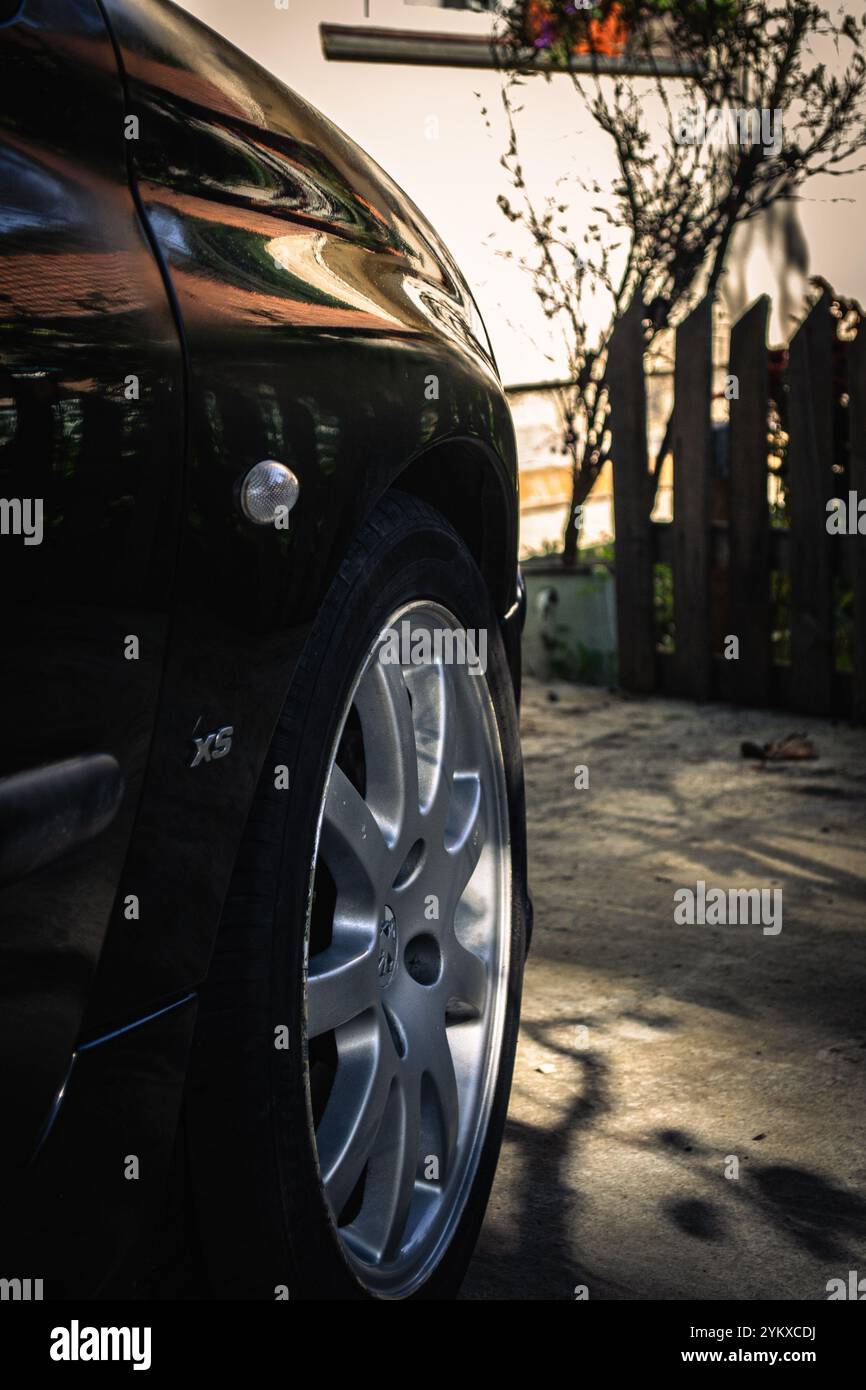 Car wheel rim tire hi-res stock photography and images - Alamy