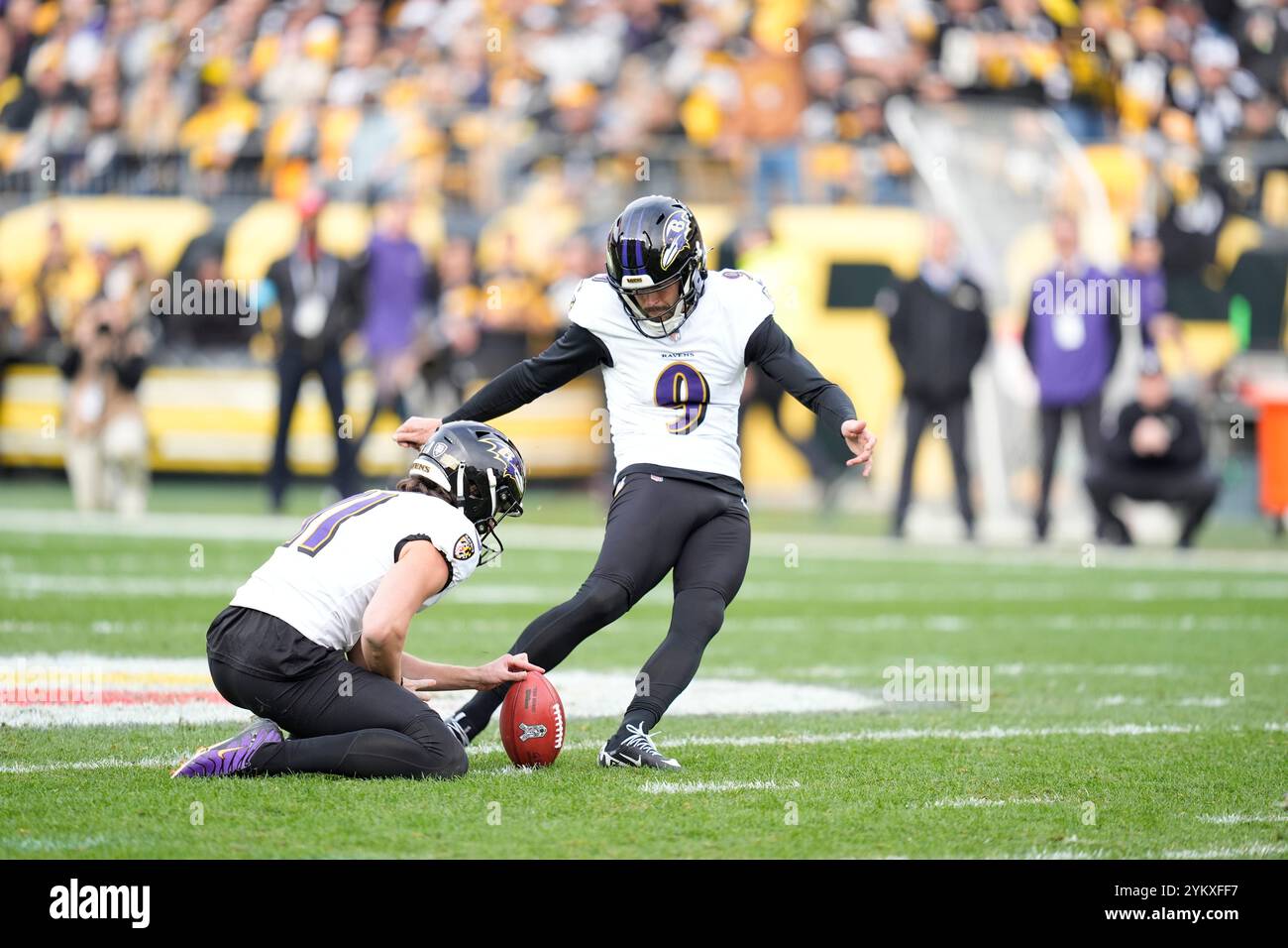 Pittsburgh, Pa, USA. 17th Nov, 2024. November 17, 2024: Justin Tucker ...