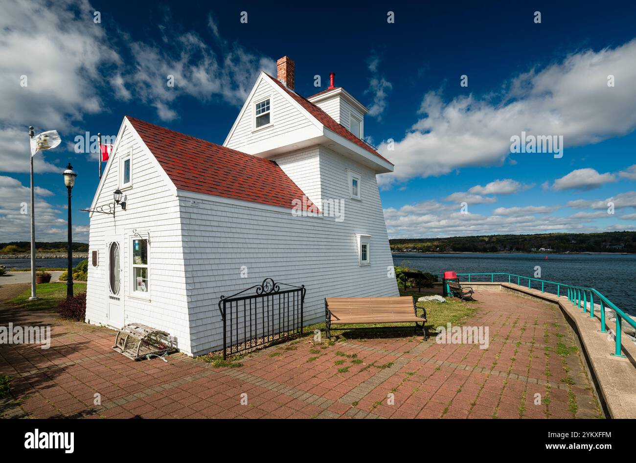 Fort Point Lighthouse Park Liverpool, Nova Scotia, CAN Stock Photo - Alamy