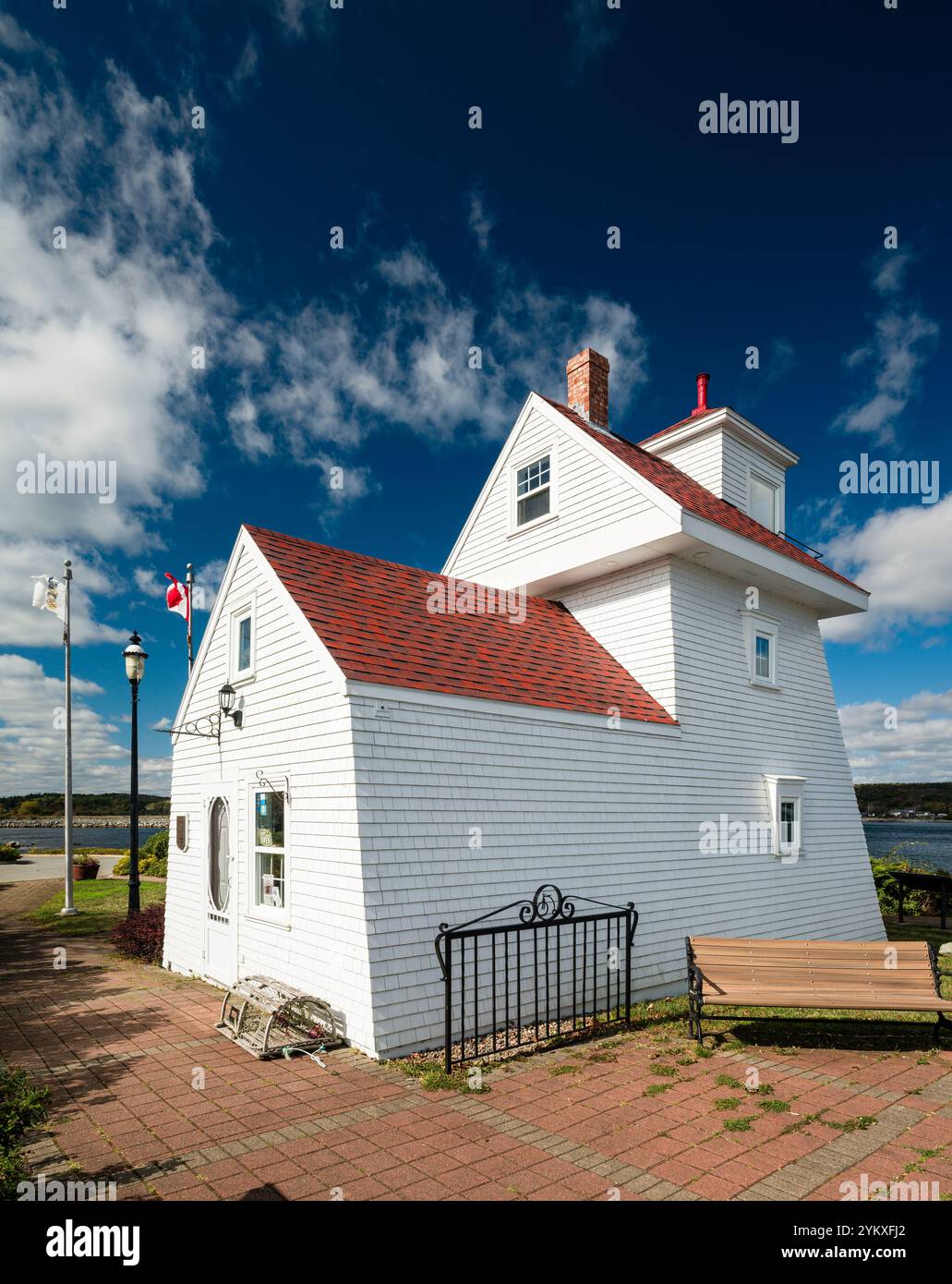 Fort Point Lighthouse Park Liverpool, Nova Scotia, CAN Stock Photo - Alamy