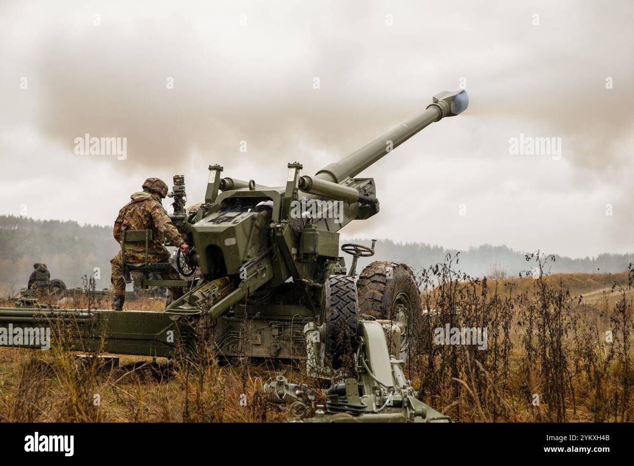 Italian Army soldiers assigned to Field Artillery Regiment “a Cavallo ...
