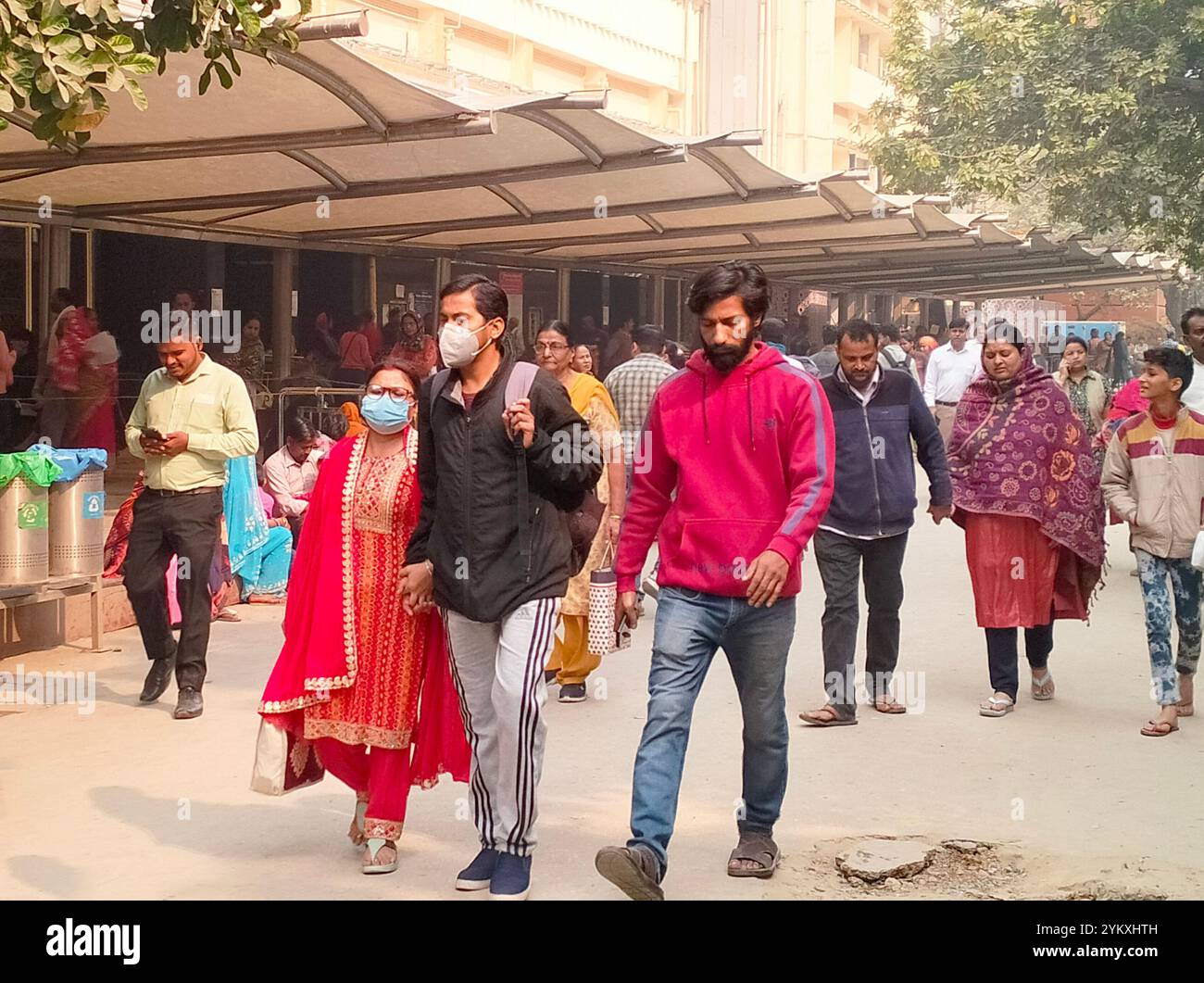 Masks air pollution india city hi-res stock photography and images - Alamy