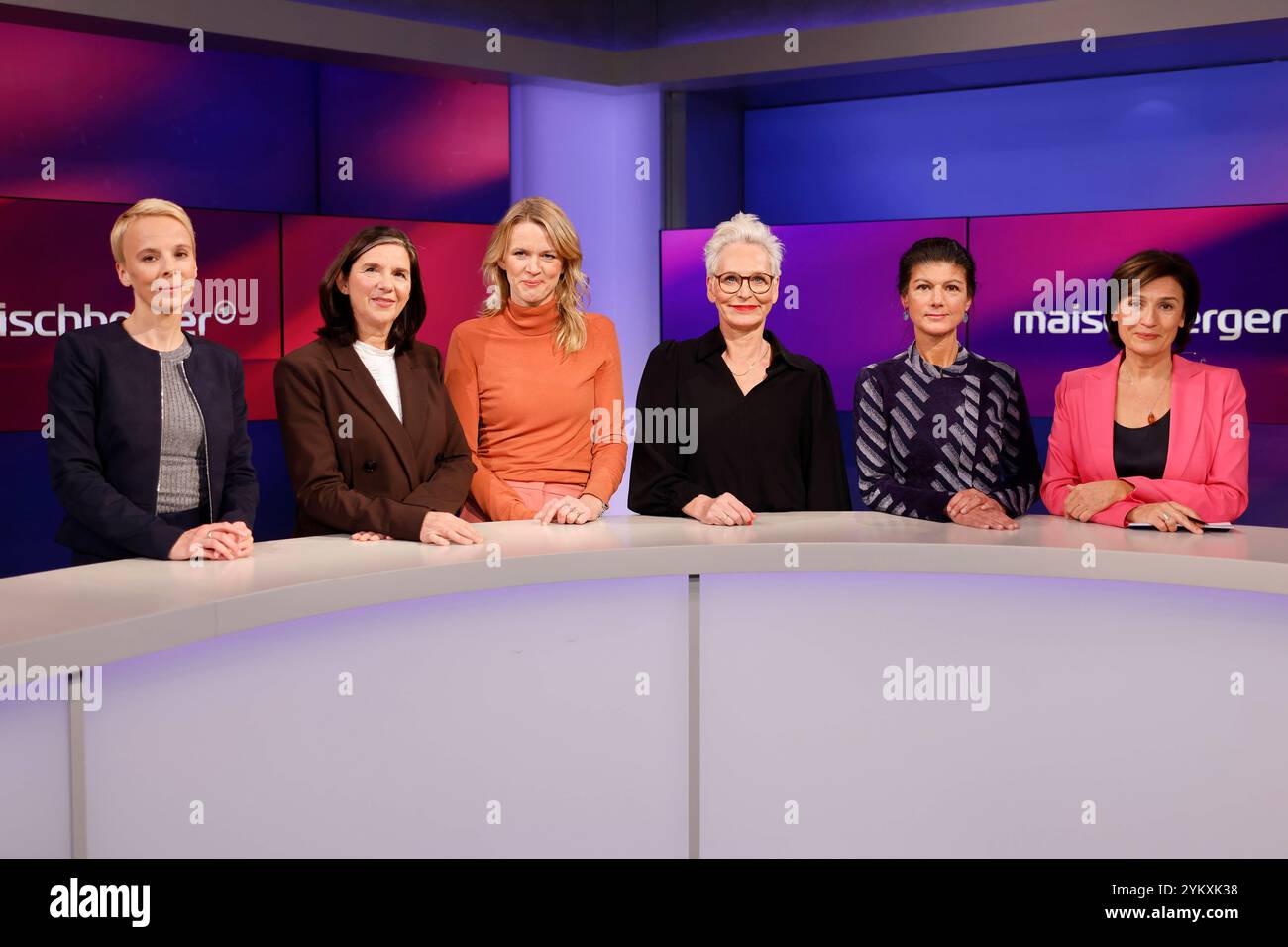 Moderatorin ard hi-res stock photography and images - Alamy