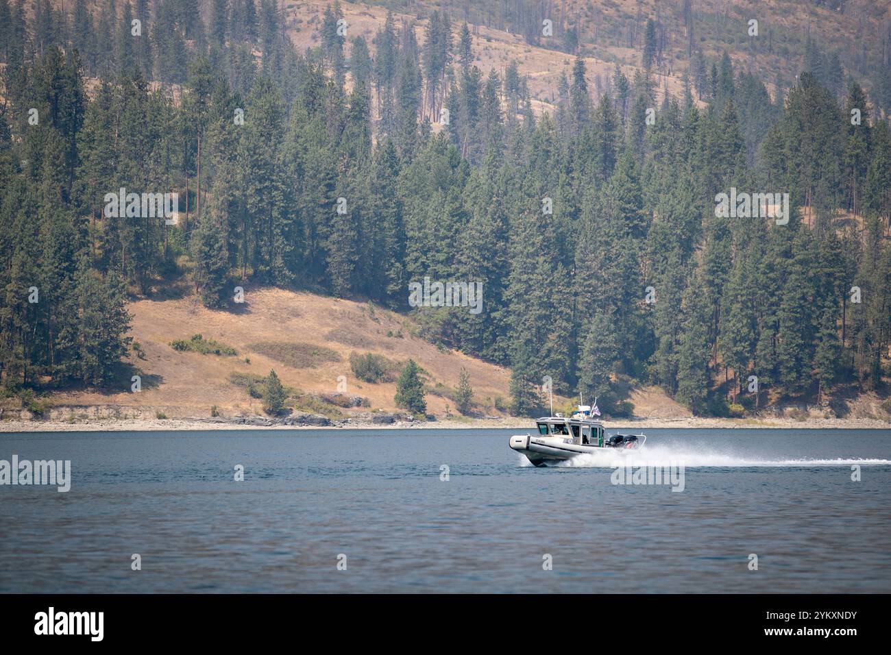 Border Patrol agents from the Colville, Wash. Border Patrol Station ...