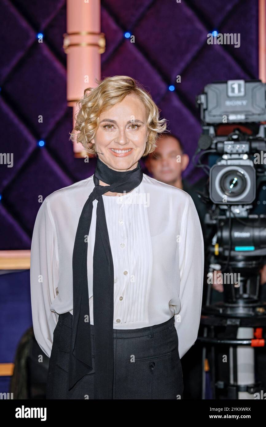 MDR - Riverboat. Moderatorin Caren Miosga anläßlich der Aufzeichnung ...