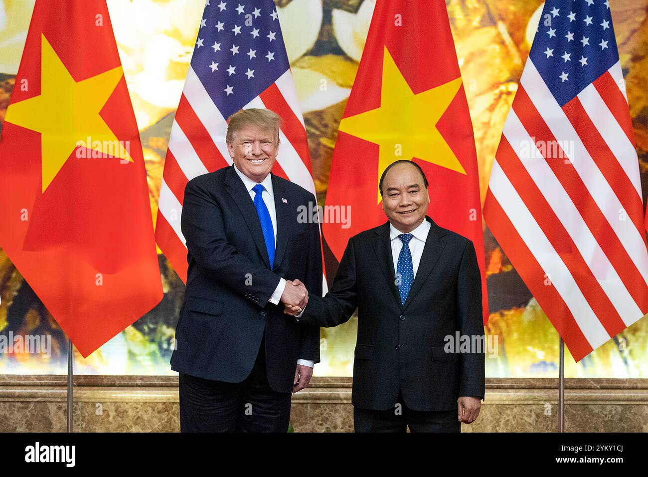 Official White House photographs from the Trump Administration. Donald ...