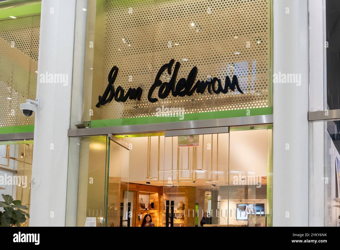 New York City, USA - August 19, 2022: A Sam Edelman store in Westfield ...