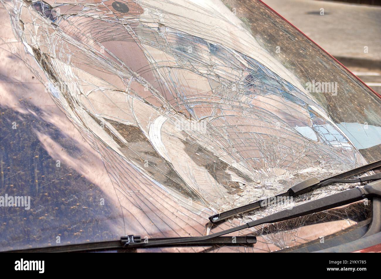 Shattered car window storm hi-res stock photography and images - Alamy