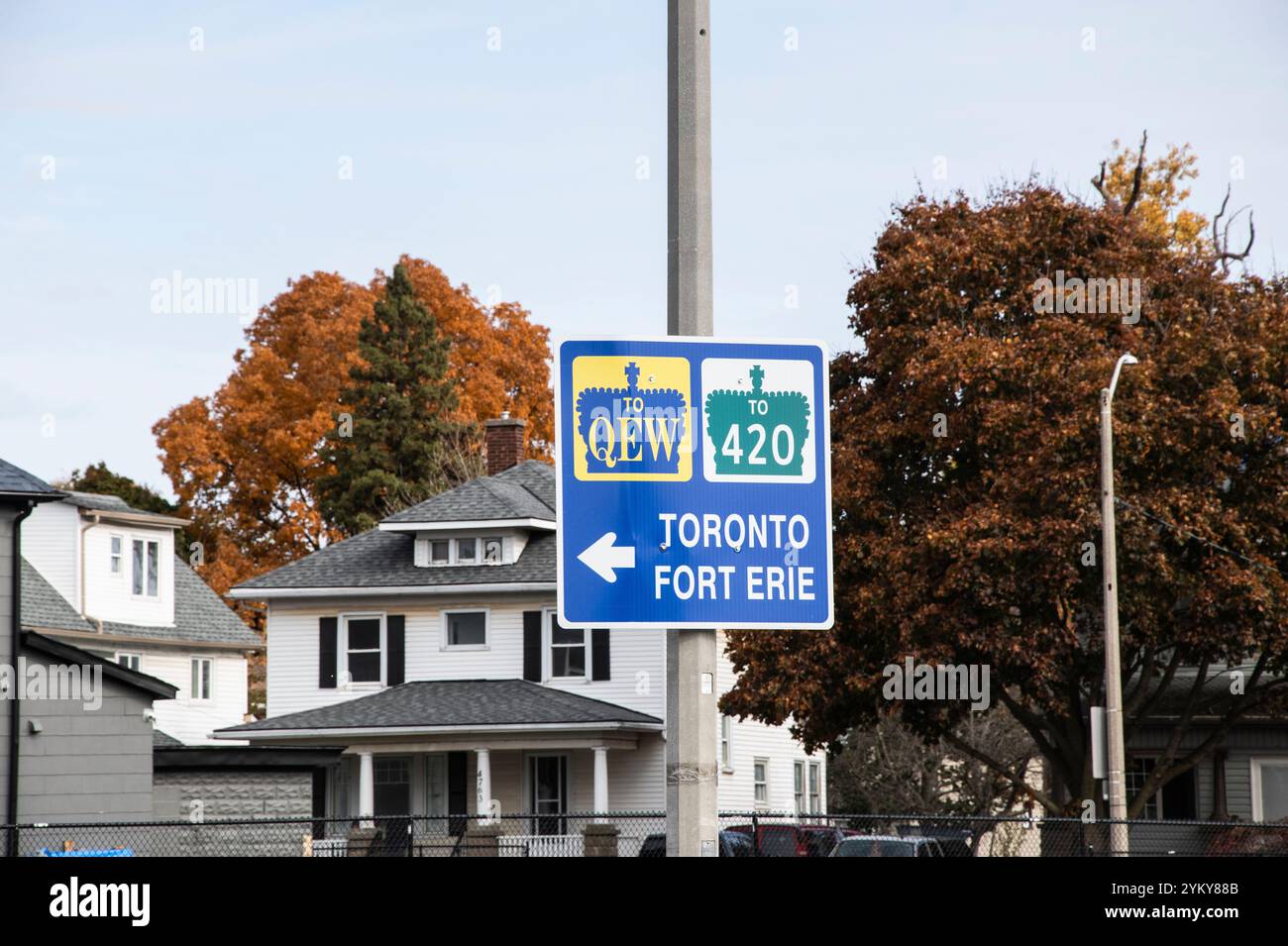 Directional sign to 420, QEW, Toronto and Fort Erie on Victoria Avenue ...