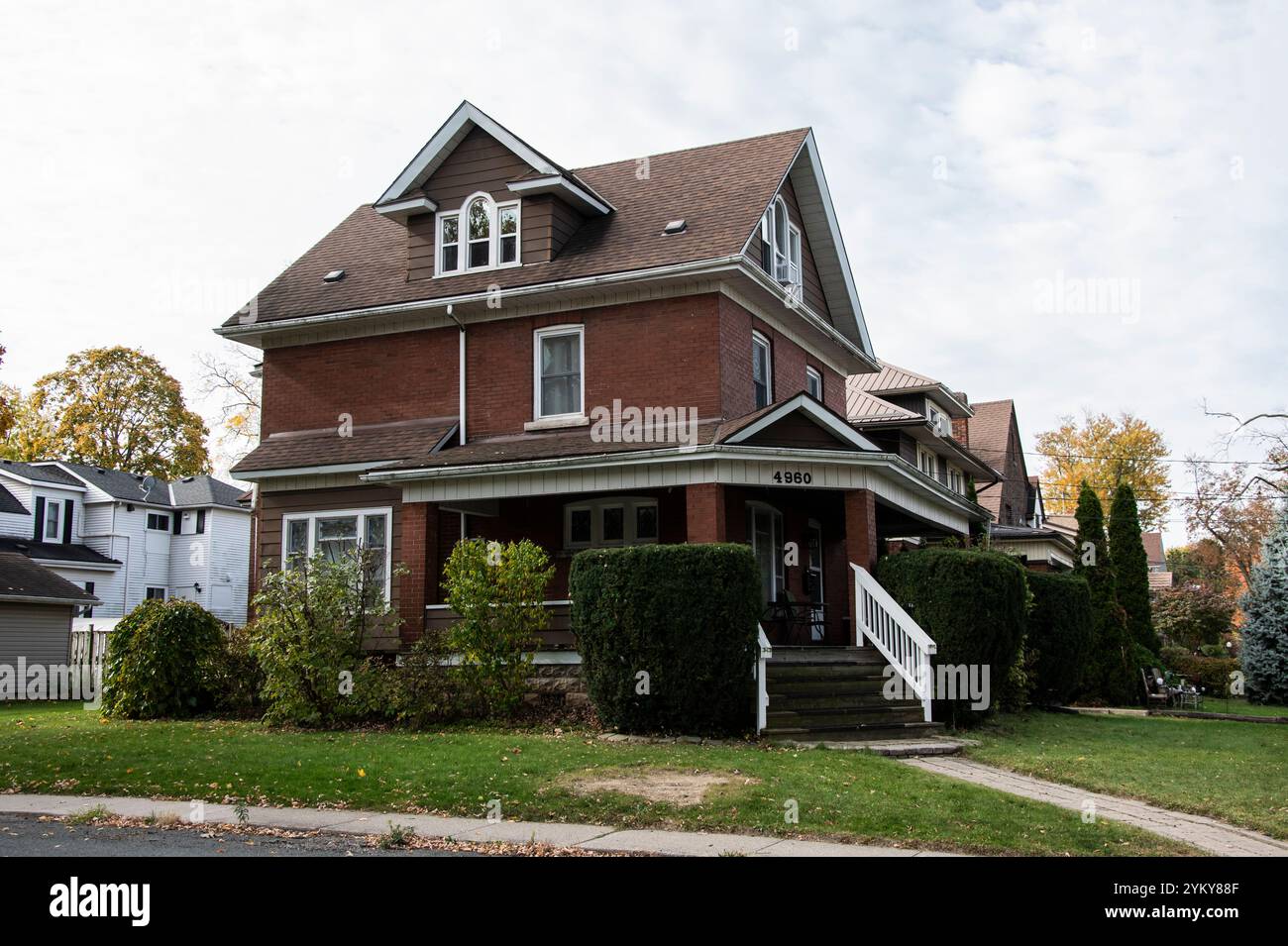 Ontario homes houses street hi-res stock photography and images - Alamy