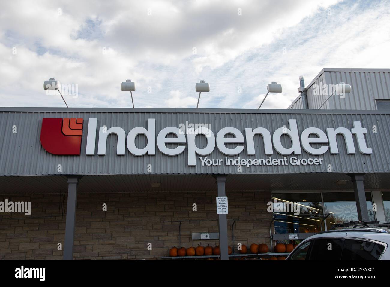 Independent grocery store sign on Niagara Stone Road in Virgil, Niagara ...