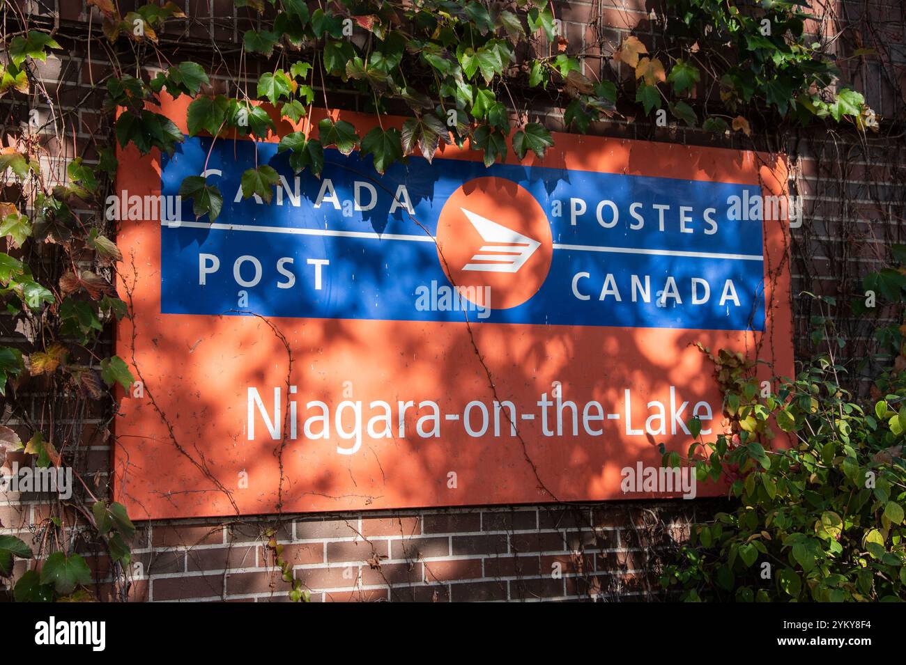 Post office sign on Queen Street in Niagara-on-the-Lake, Ontario ...