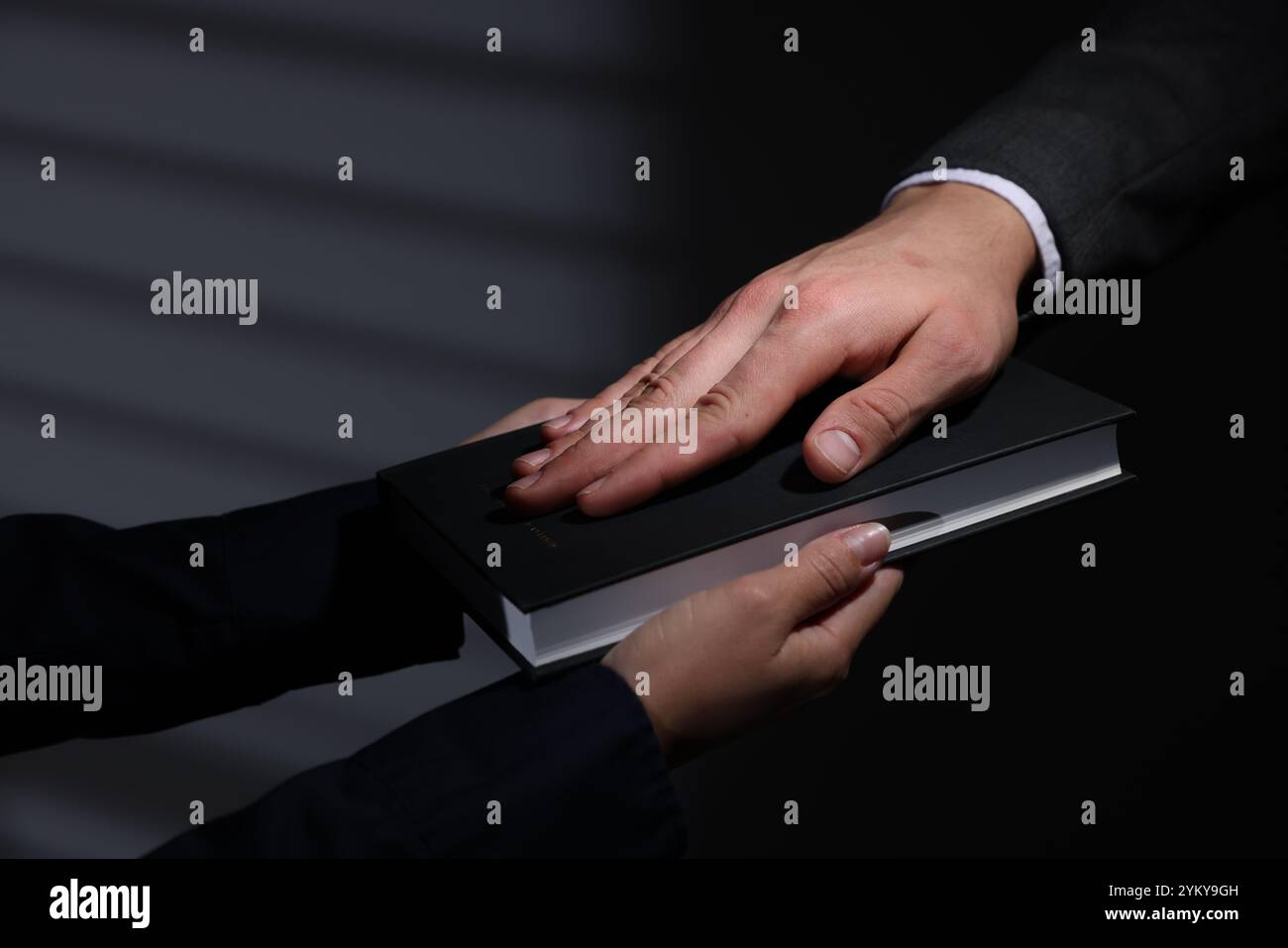 Man taking oath hi-res stock photography and images - Alamy