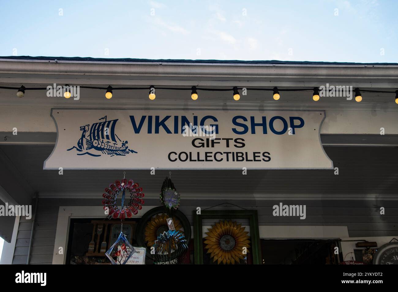 Viking Shop gift shop sign on Queen Street in downtown Niagara-on-the ...