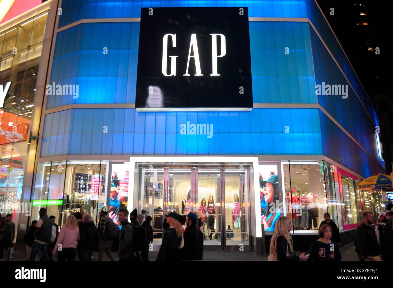 Gap logos hi-res stock photography and images - Alamy